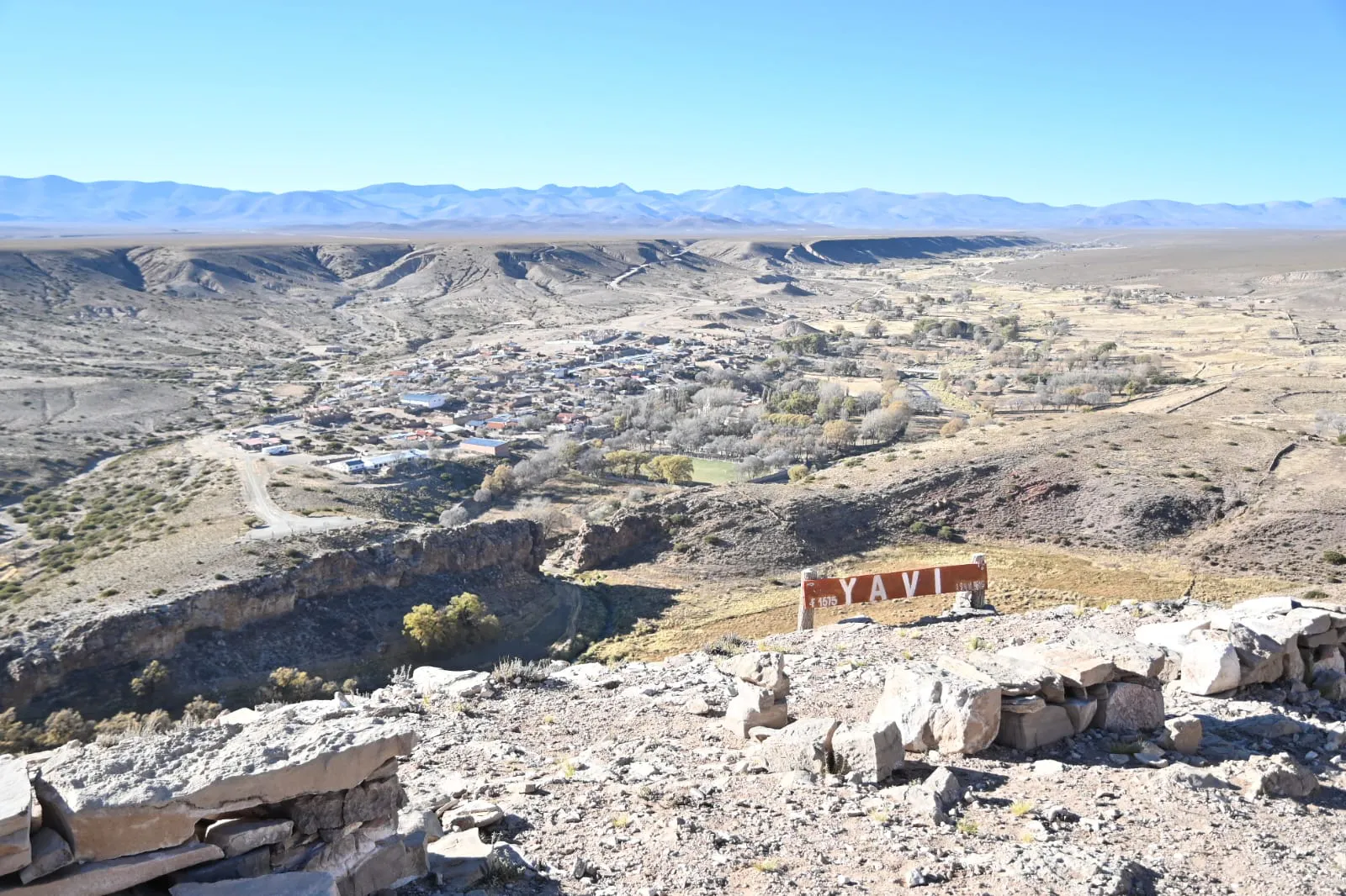 YAVI, EL PUEBLO QUE CAUTIVA CON HISTORIA VIVA Y EXTRAÑEZA PUNEÑA