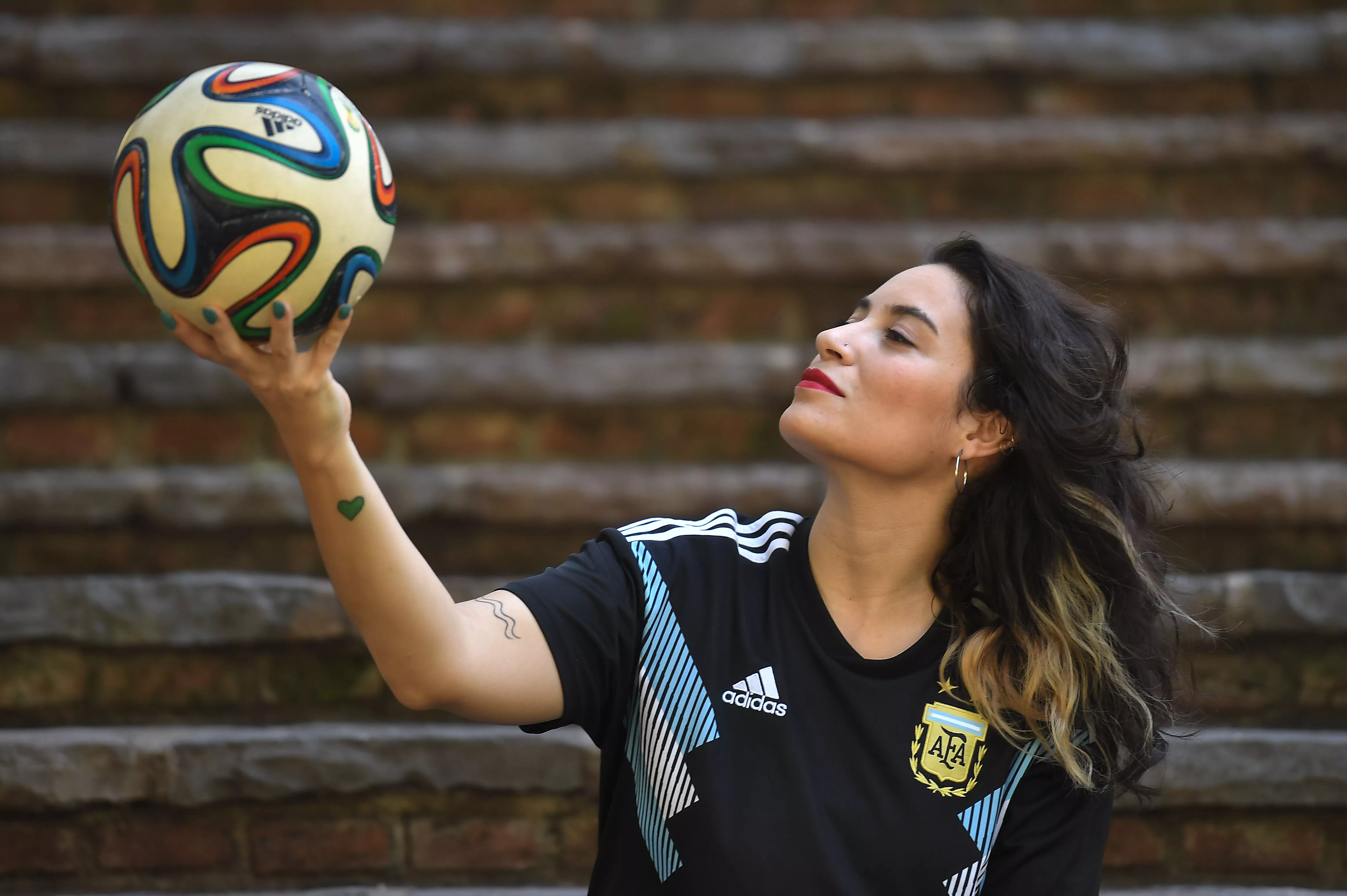 MADERNA, PRIMERA MUJER EN RELATAR UN MUNDIAL EN RADIO NACIONAL