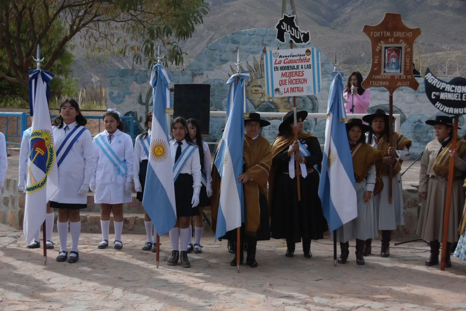 EN HUACALERA SE CONMEMORÓ EL DIA DE LA MUJER JUJEÑA DE LA INDEPENDENCIA
